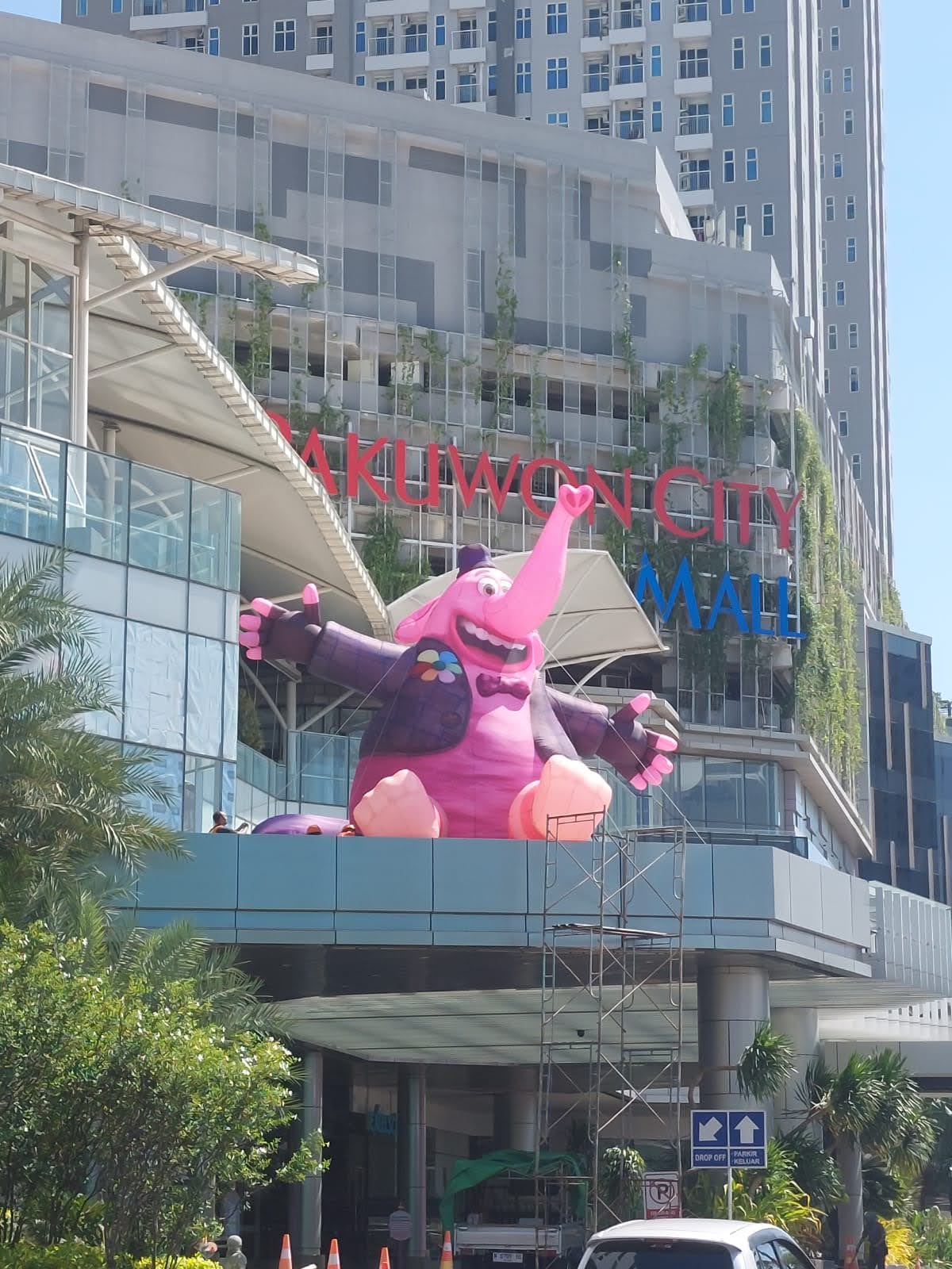 What Are The Pros And Cons Of An Inflatable Mascot? - Mascot Enterprise